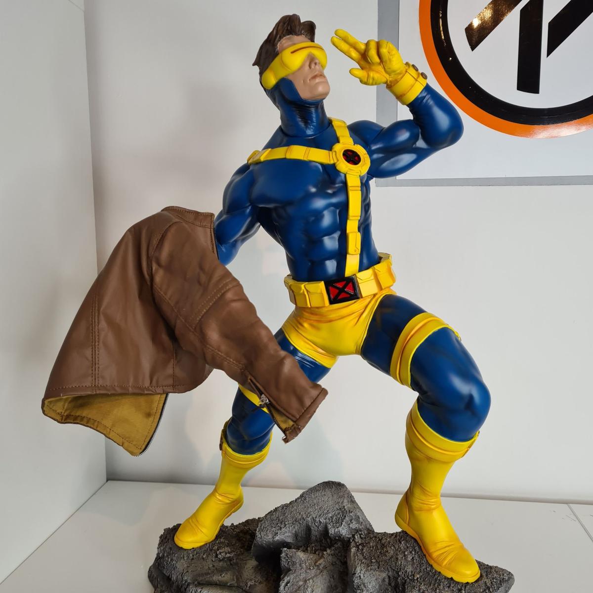 Kyõdaï & Aniki - Cyclops Premium Format Figure | Sideshow
