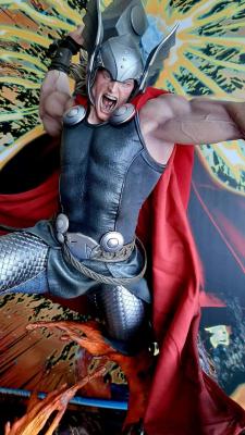 Kyodai et Aniki - Thor Premium Format Breaker of Brimstone | Sideshow